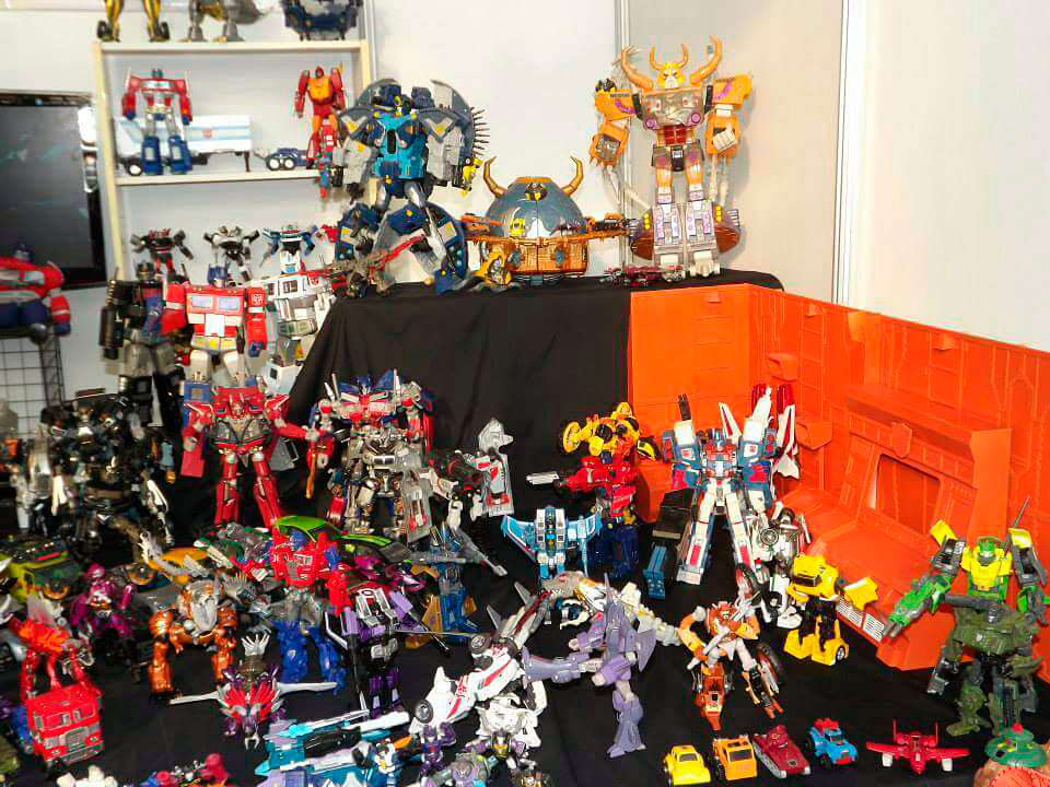 Los Transformers llegan a la Biblioteca de Santiago | Sistema Nacional ...